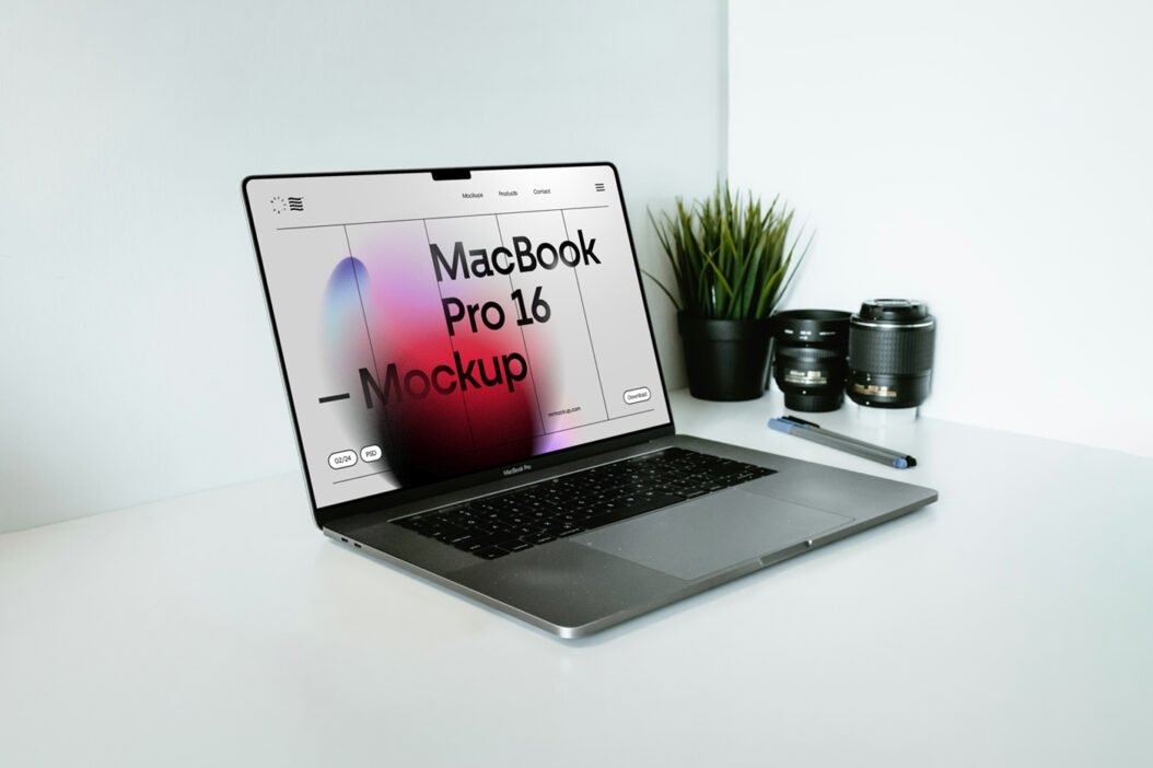 Mockup de MacBook Pro 16 em Mesa de Madeira • Designerd